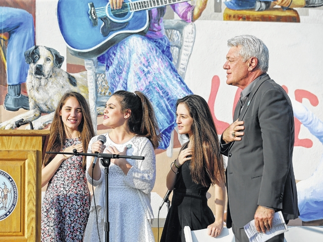 Hundreds gather for Inspiration mural dedication in Pittston | The ...