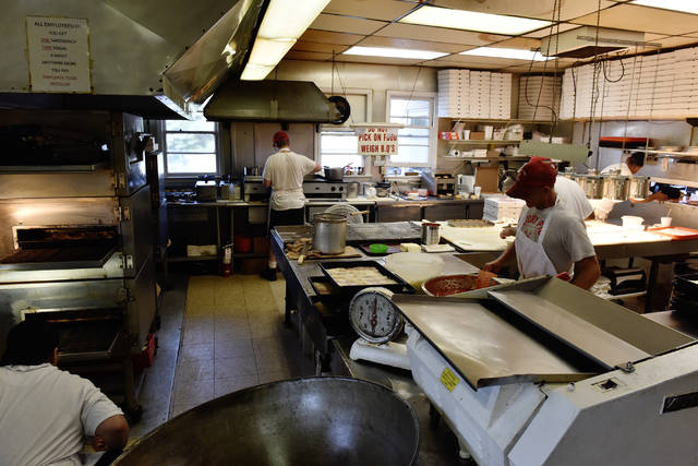 Founder’s lunch put ‘pizza’ in Victory Pig Pizza 76 years ago | The ...