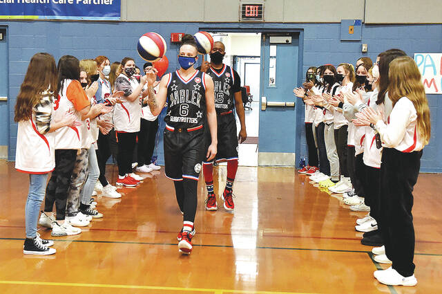 Harlem Globetrotter Mia Hopkins returns to Pittston Area Middle School ...