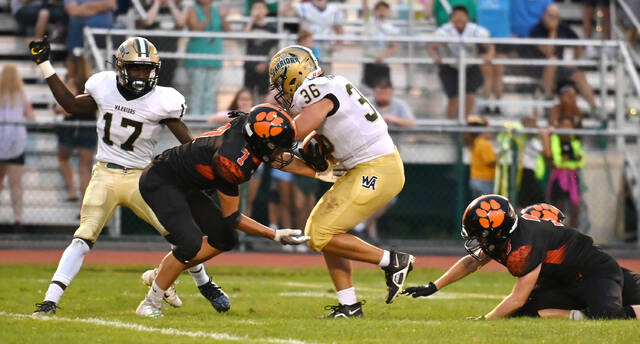 H.S. Football: Aaron Crossley rushes for 352 yards, four TDs in Wyoming ...