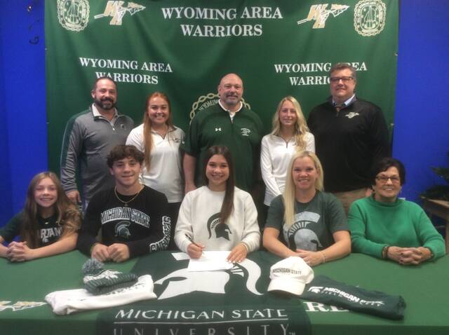 Moore, Pizano make commitments official with signings | The Sunday Dispatch
